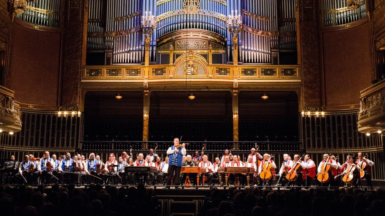 Budapest Gypsy Symphony Orchestra va concerta la Sfântu Gheorghe